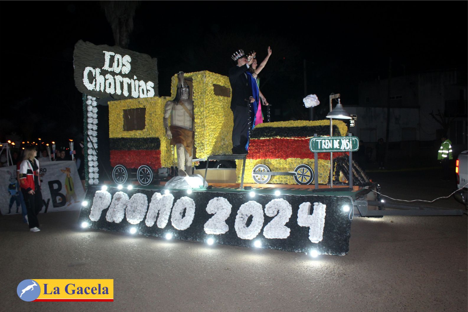 Estudiantes disfrutaron con el tradicional desfile de antorchas y ...
